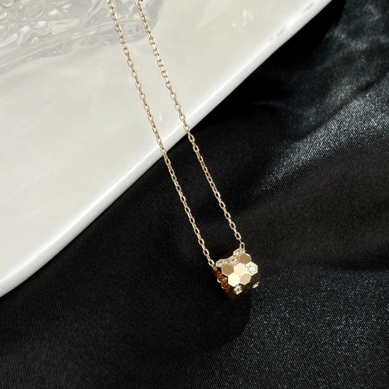 Precise copy Chaumet Necklaces
