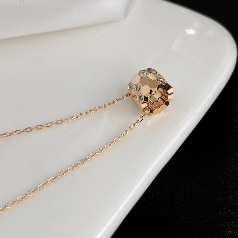 Precise copy Chaumet Necklaces