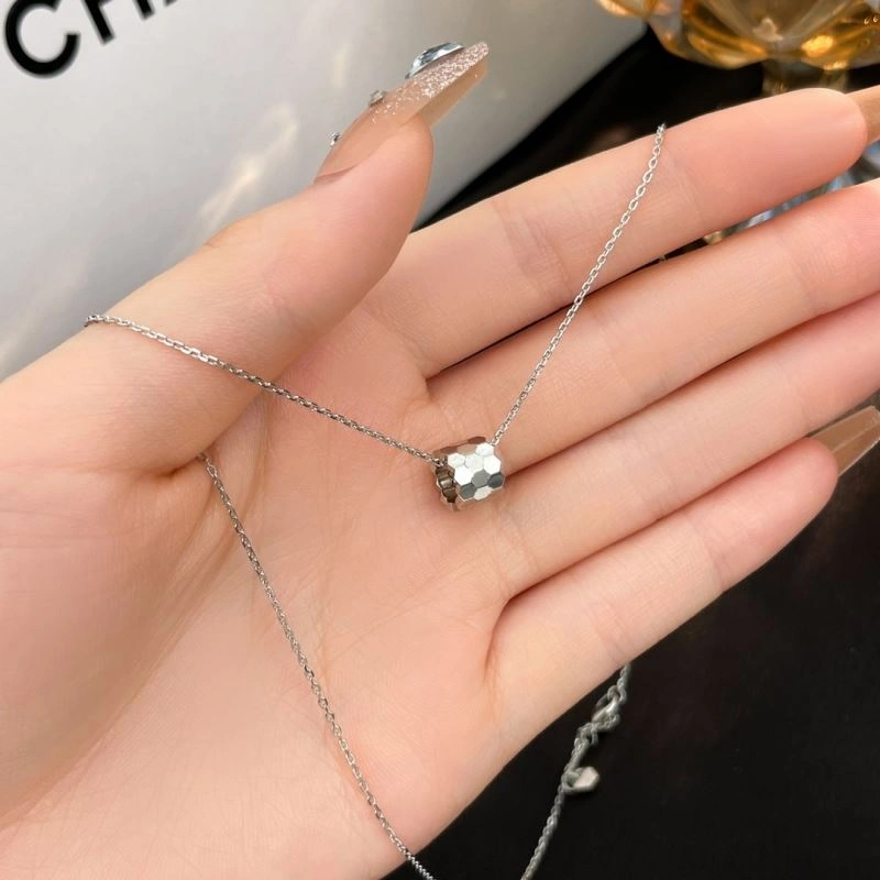Exact replica Chaumet Necklaces