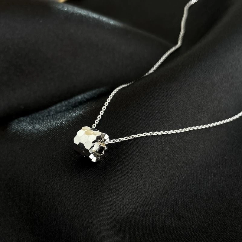 Exact replica Chaumet Necklaces