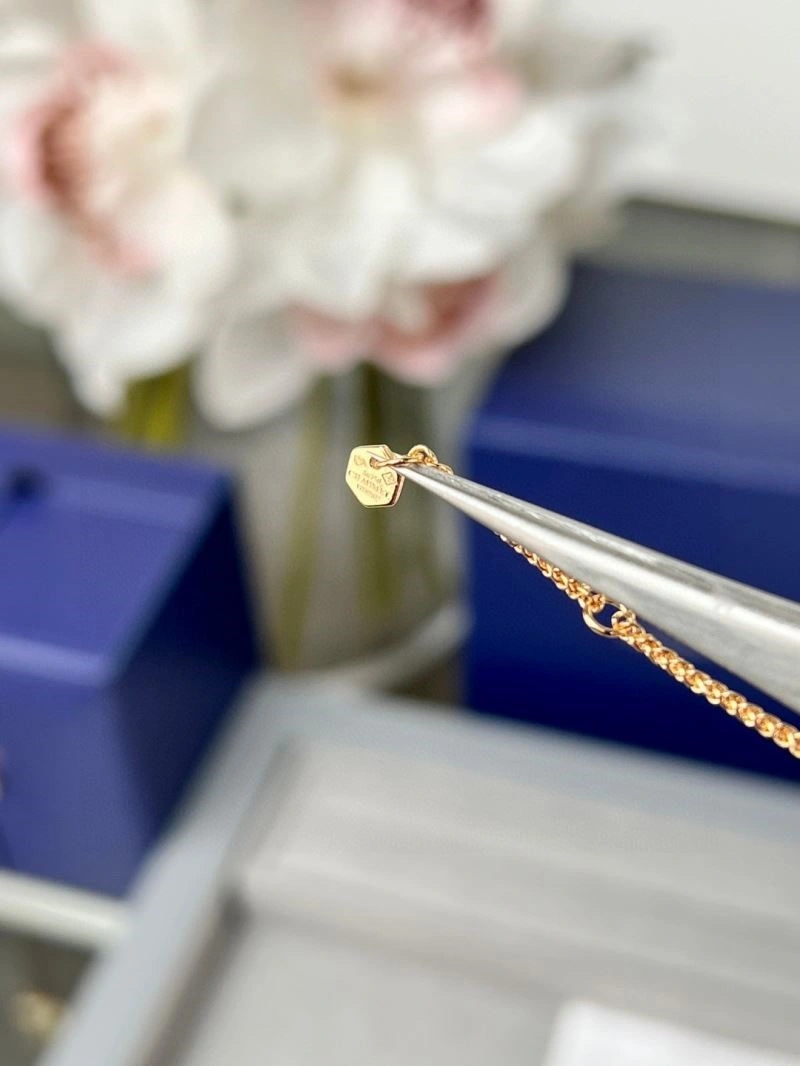 Precise copy Chaumet Necklaces