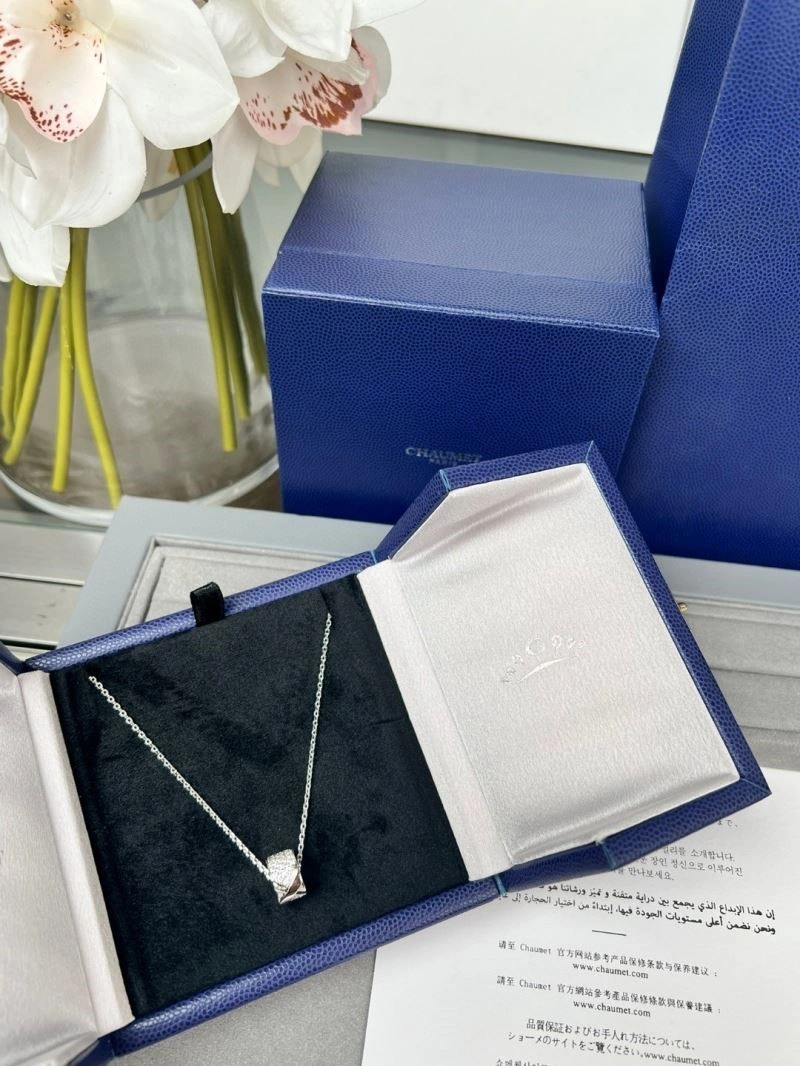 Top mirror Chaumet Necklaces