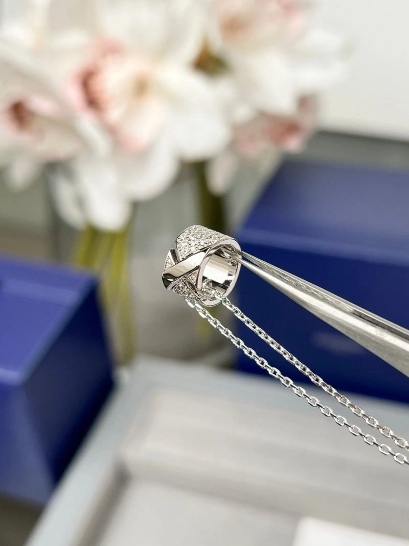 Top mirror Chaumet Necklaces