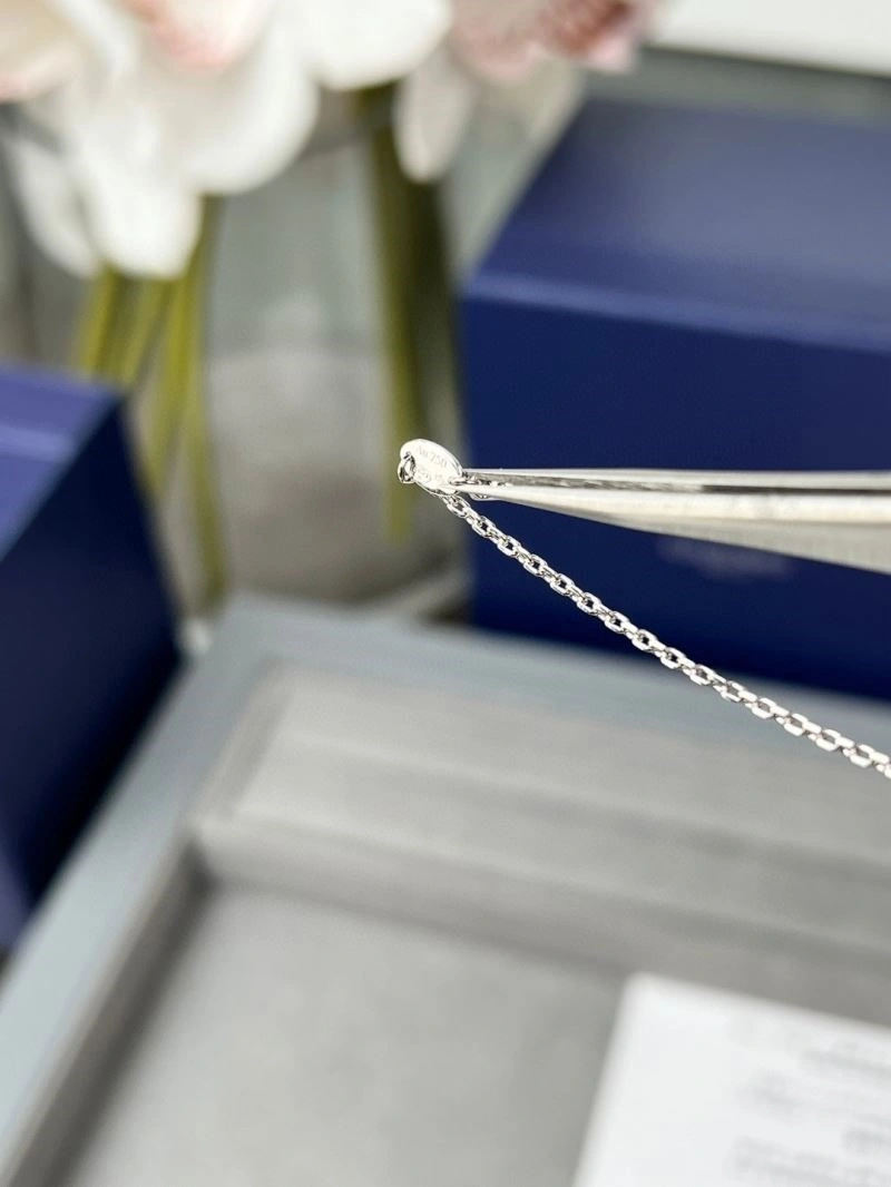 Top mirror Chaumet Necklaces