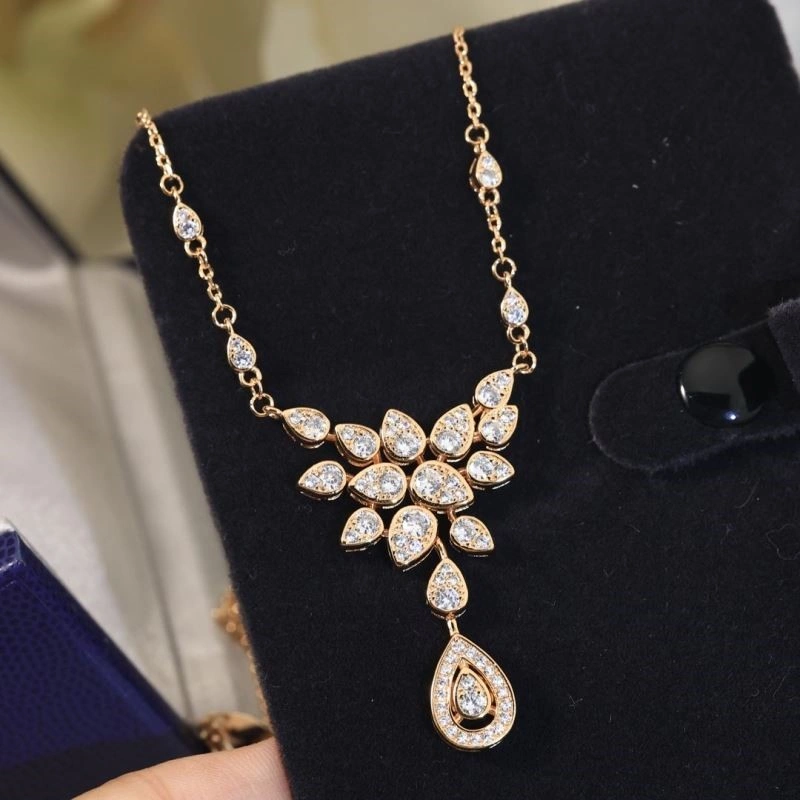 Brand-authenticated Chaumet Necklaces