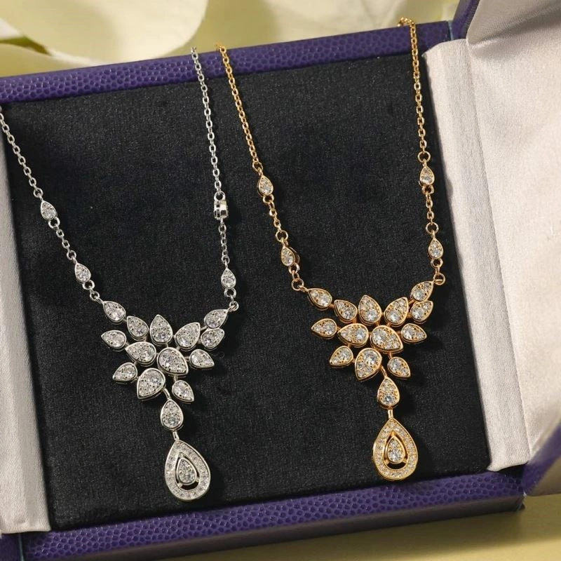 Brand-authenticated Chaumet Necklaces