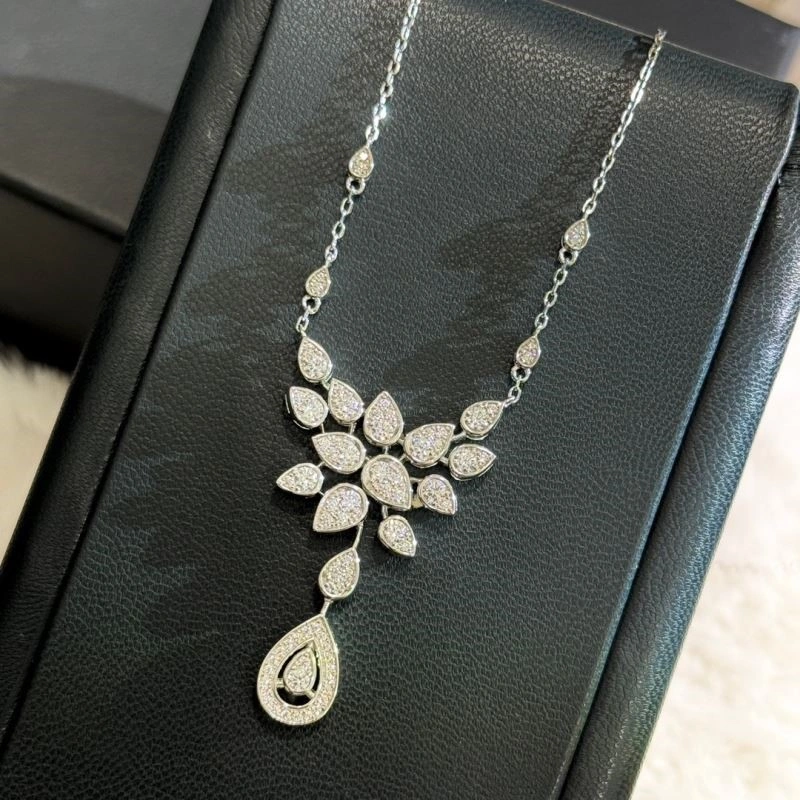 Brand-authenticated Chaumet Necklaces