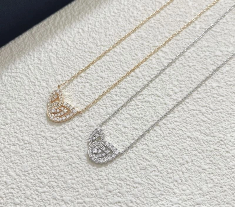 Top match Chaumet Necklaces