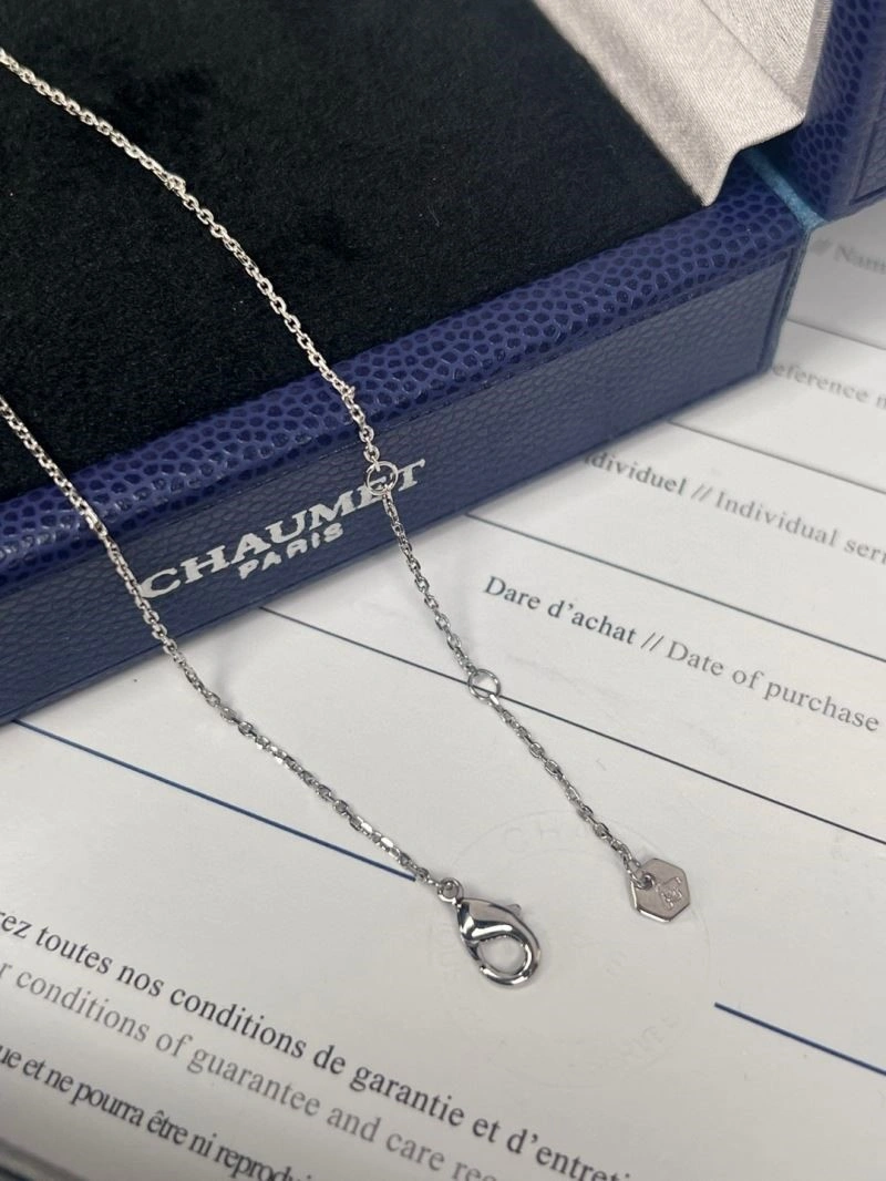 Indistinguishable Chaumet Necklaces