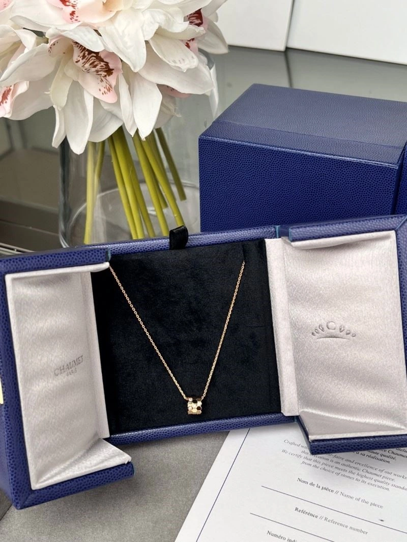 High fidelity Chaumet Necklaces