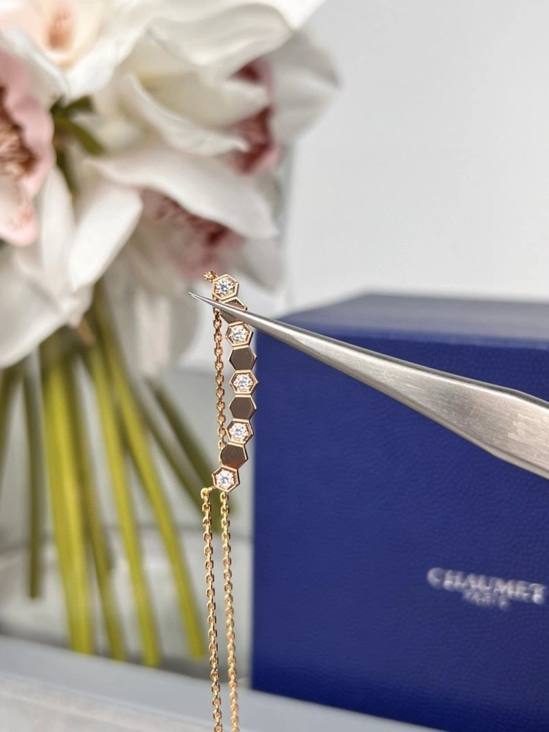 High accuracy Chaumet Necklaces