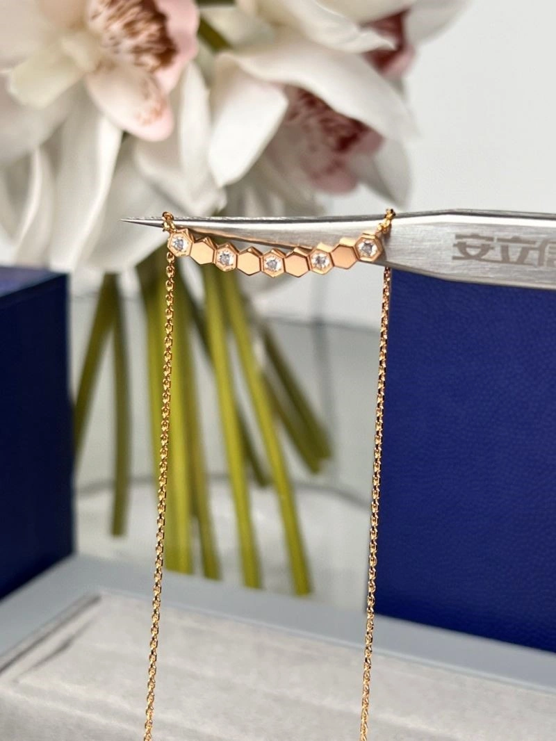 High accuracy Chaumet Necklaces