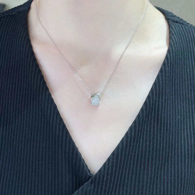 Cut-rate Chaumet Necklaces