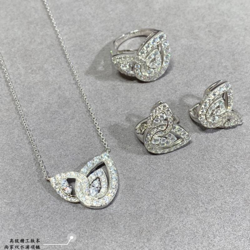 Top mirror Chaumet Necklaces