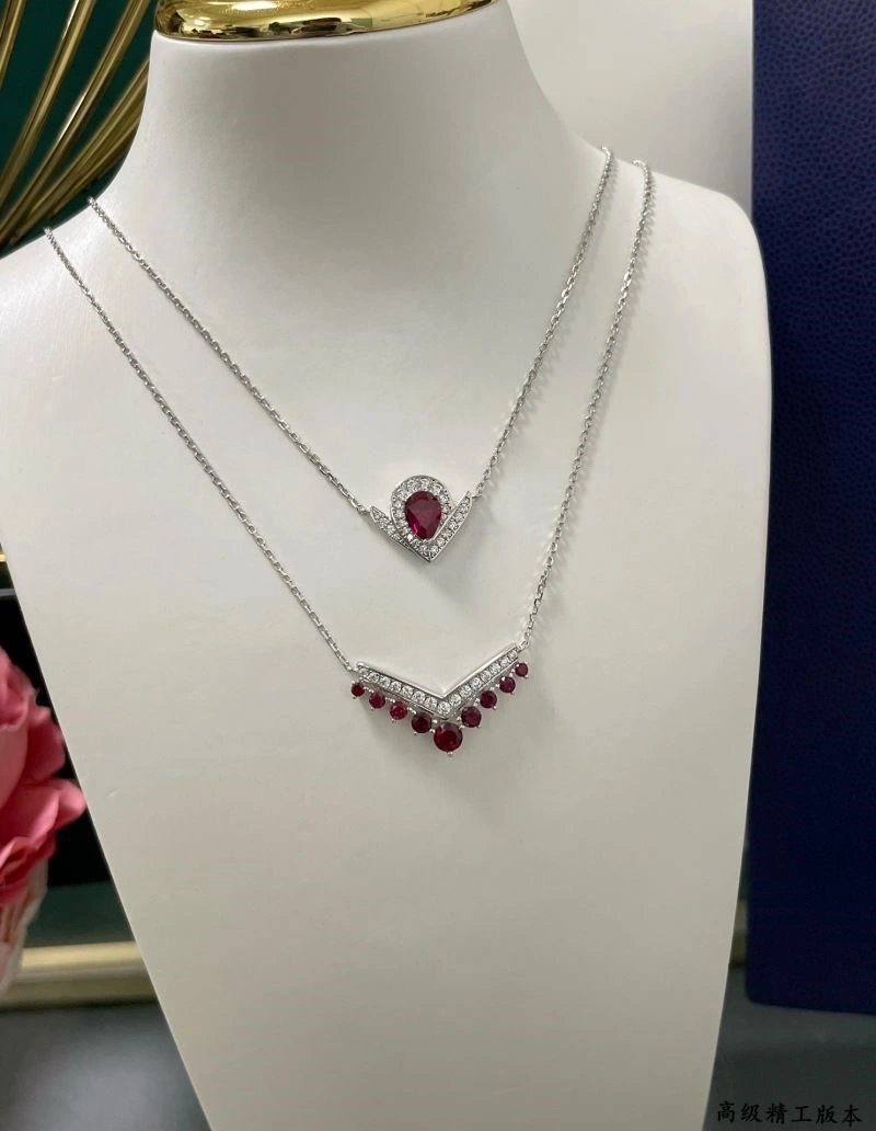 Official Chaumet Necklaces