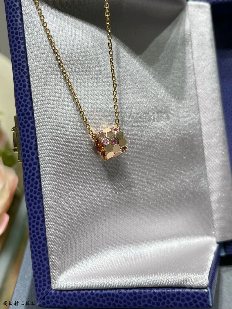 Discounted Chaumet Necklaces