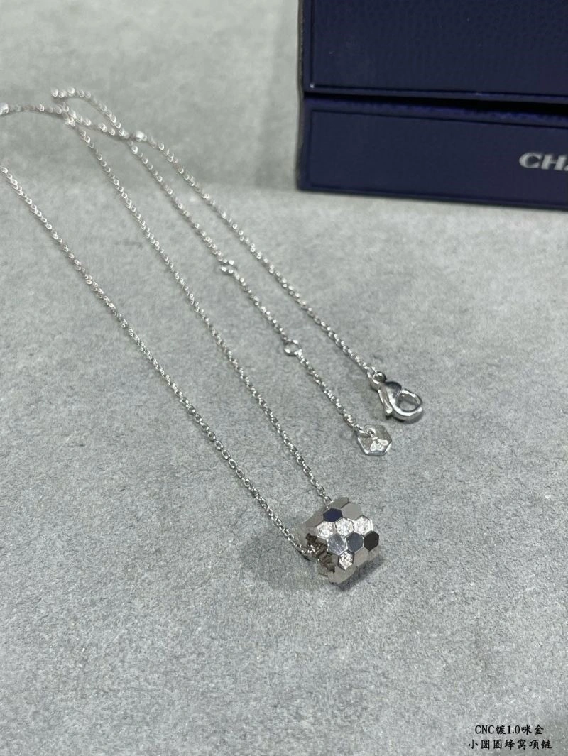Budget-friendly Chaumet Necklaces