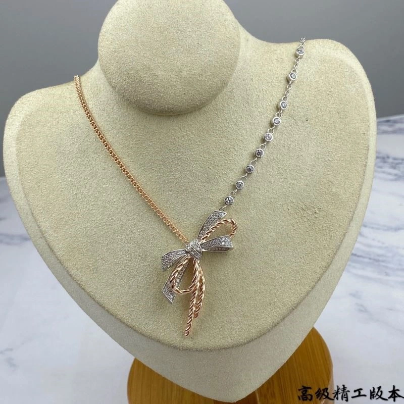 Indistinguishable Chaumet Necklaces