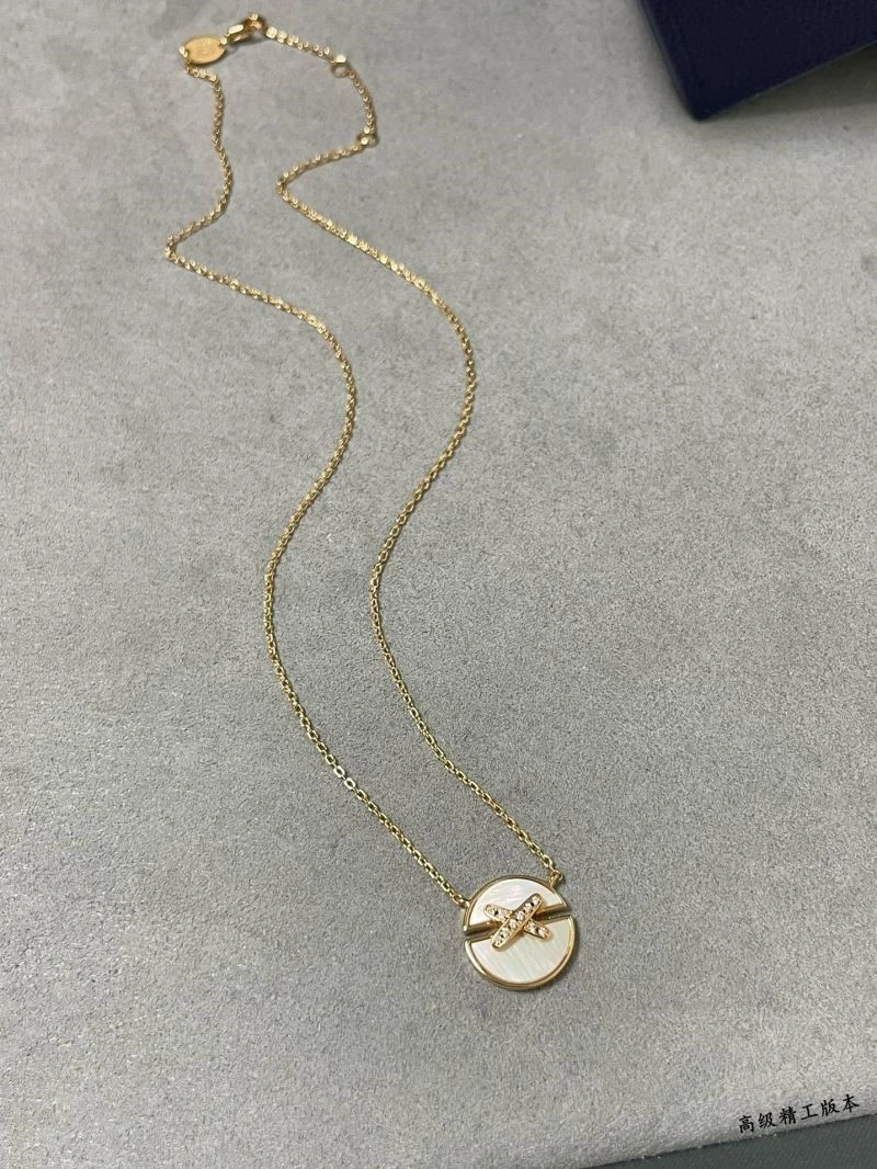Official Chaumet Necklaces
