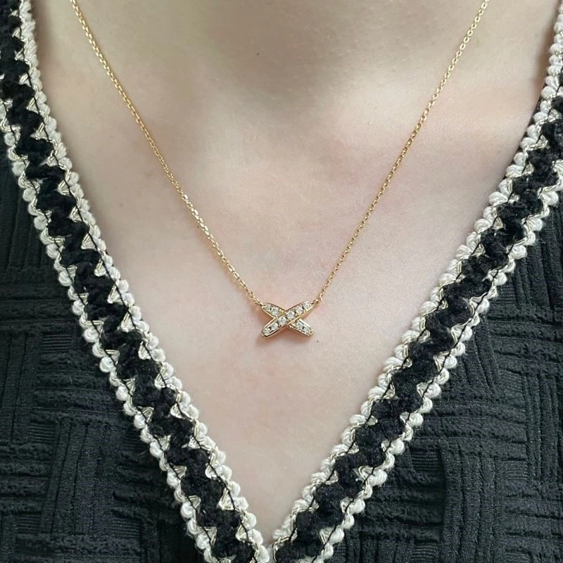Budget-friendly Chaumet Necklaces