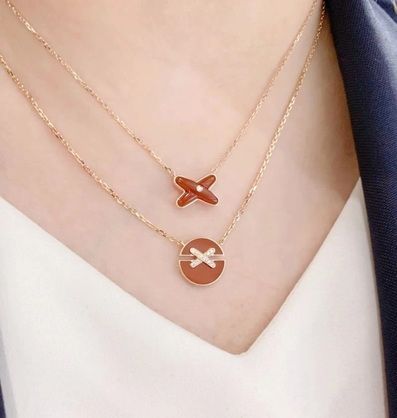 High fidelity Chaumet Necklaces