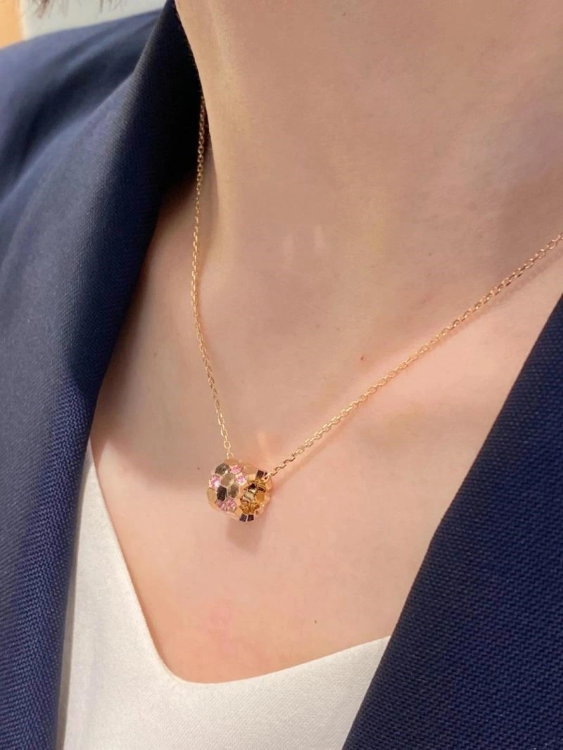 Bargain Chaumet Necklaces