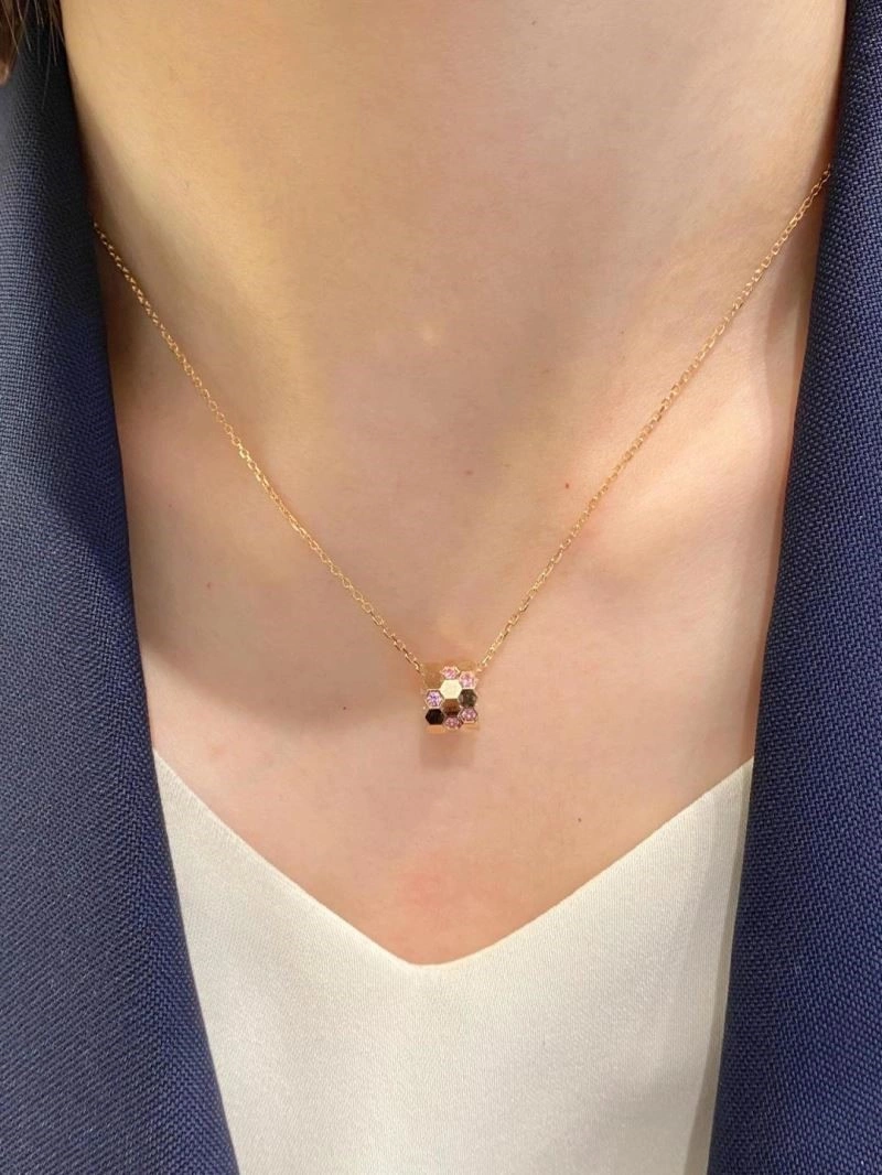 Bargain Chaumet Necklaces