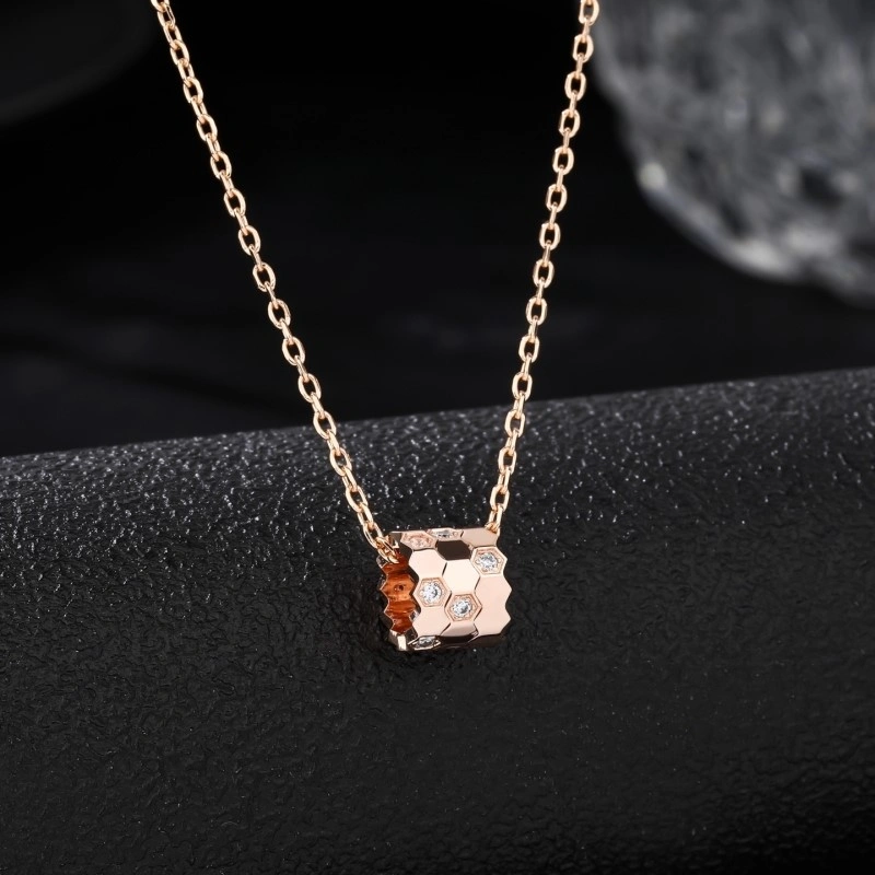 Accurate model Chaumet Necklaces