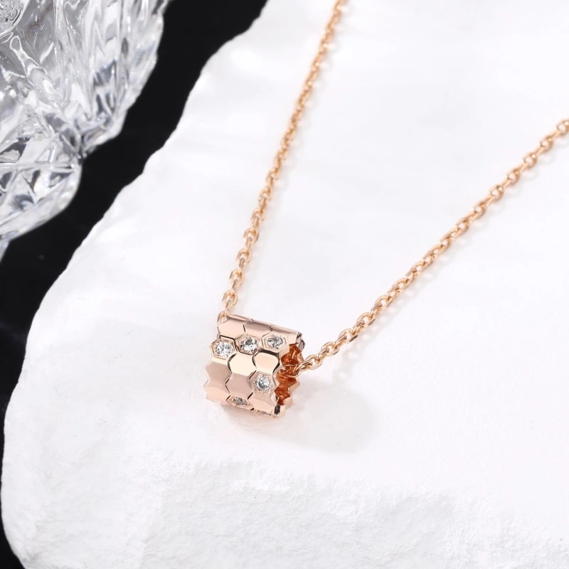Accurate model Chaumet Necklaces