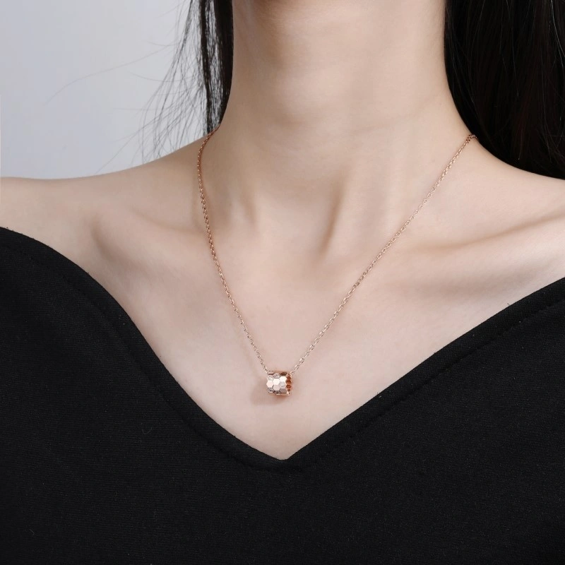 Accurate model Chaumet Necklaces