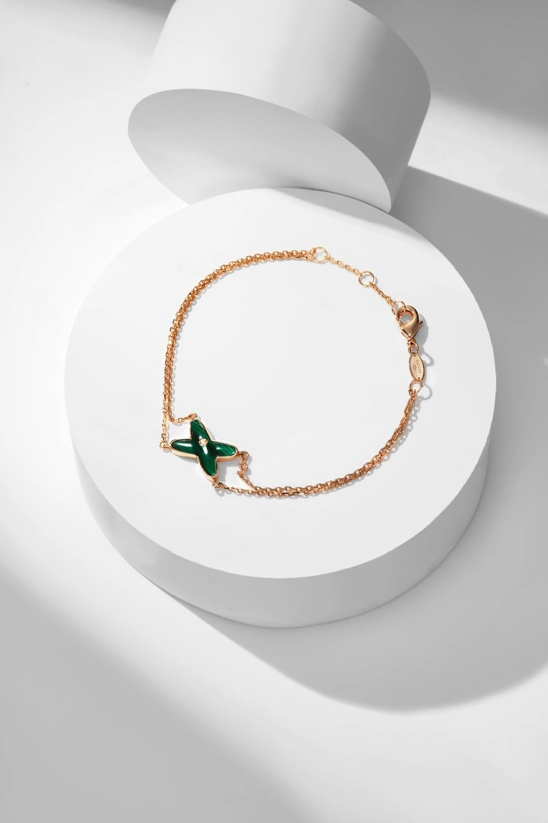 Factory-made Chaumet Necklaces