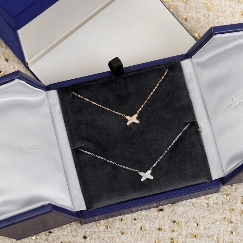 Accurate model Chaumet Necklaces