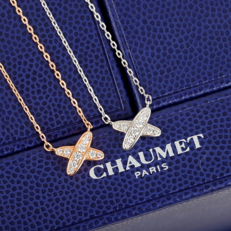Accurate model Chaumet Necklaces