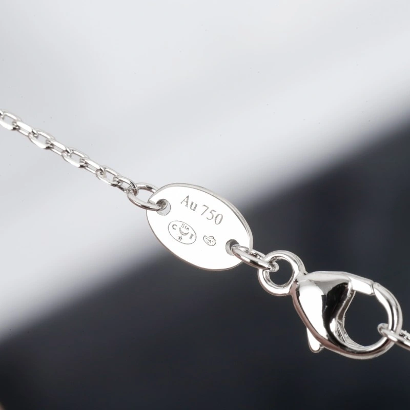 Accurate model Chaumet Necklaces