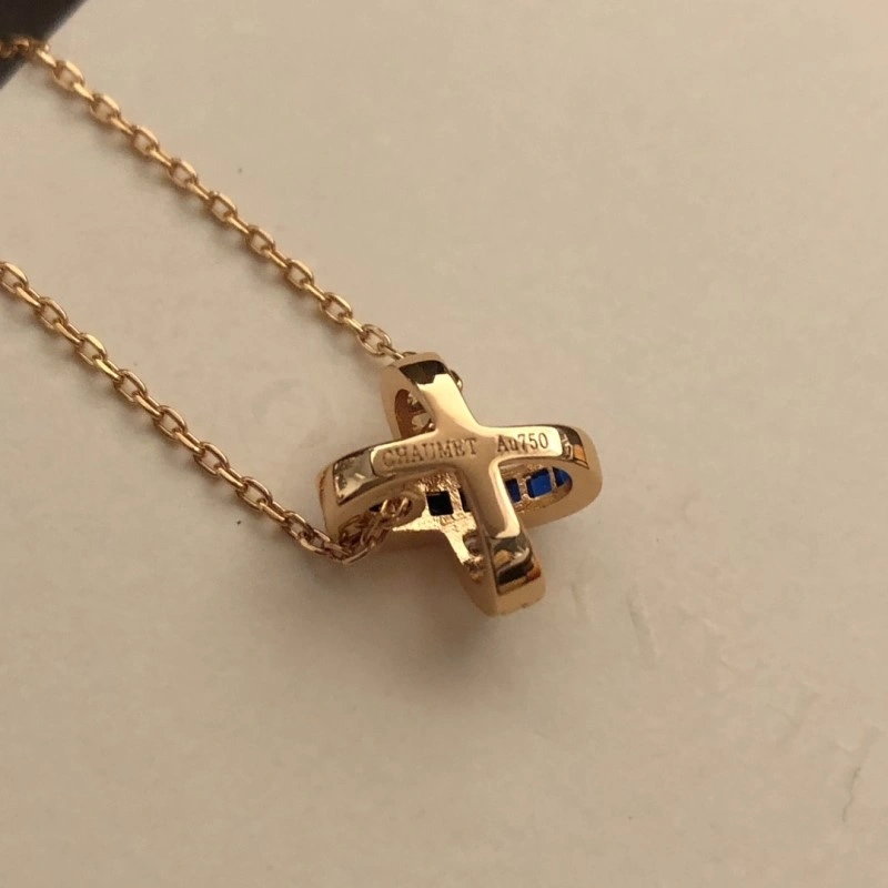 Accurate model Chaumet Necklaces