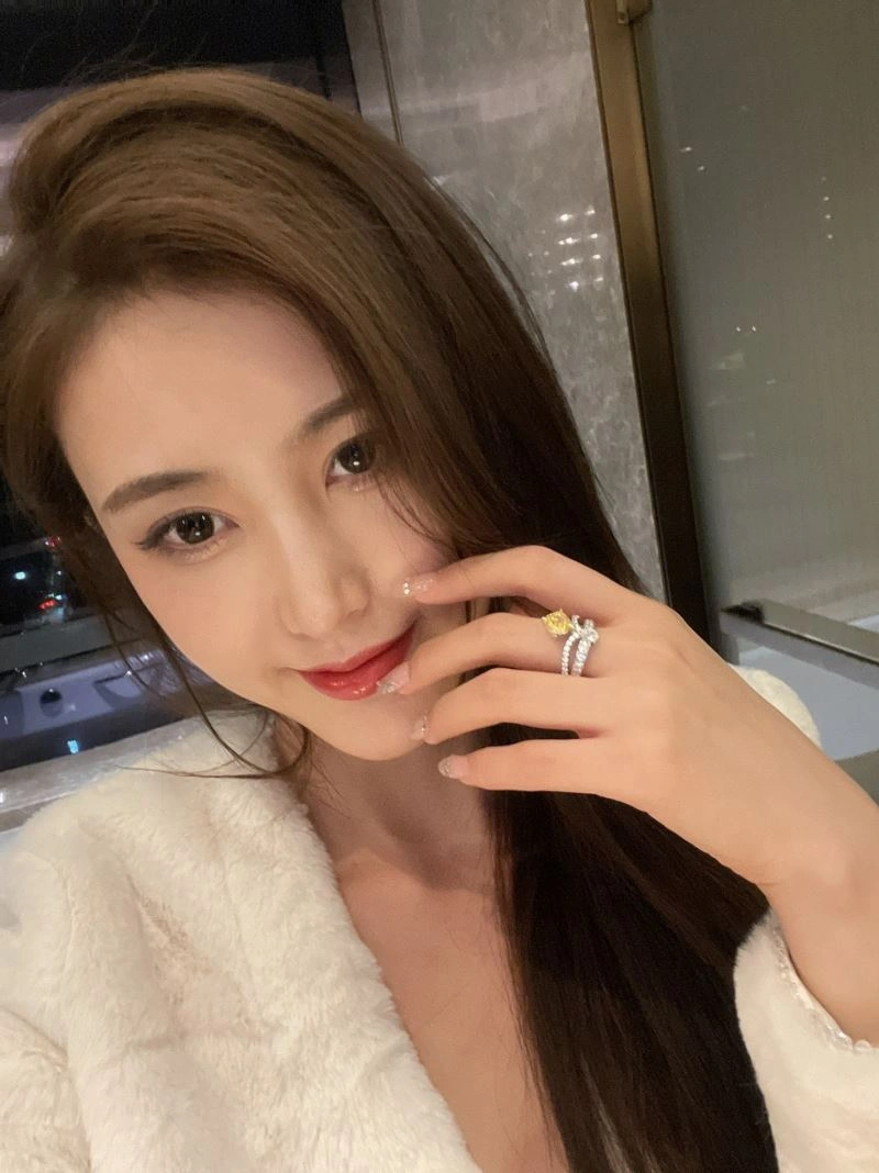 Factory-made Chaumet Rings