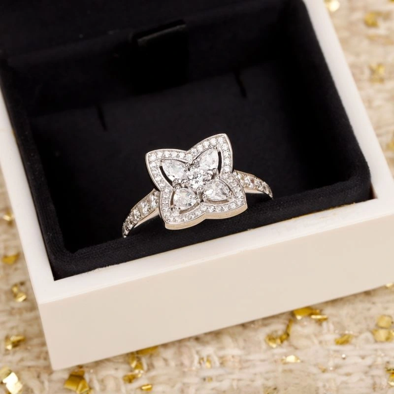 Top mirror Chaumet Rings