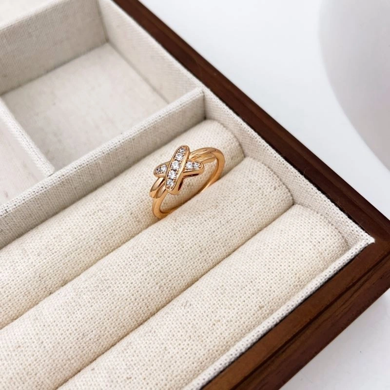 Real Chaumet Rings