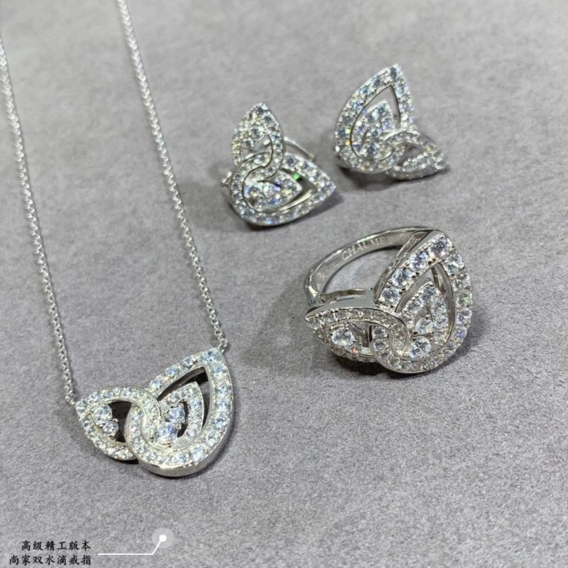 Indistinguishable Chaumet Rings