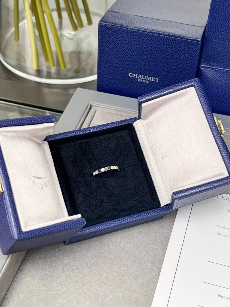 Indistinguishable Chaumet Rings