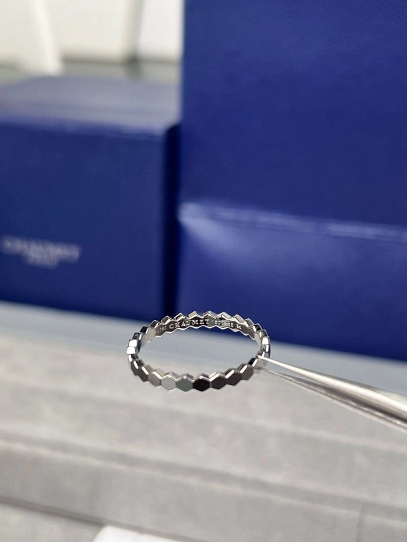 Indistinguishable Chaumet Rings