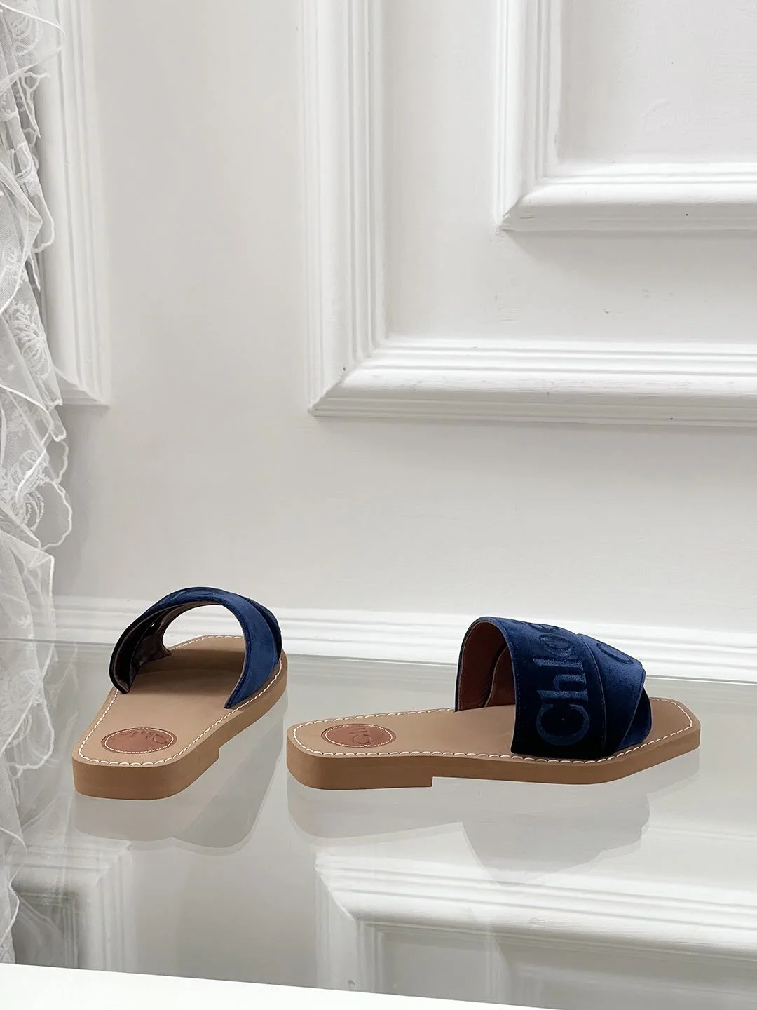 Accurate model Chloe Sandals