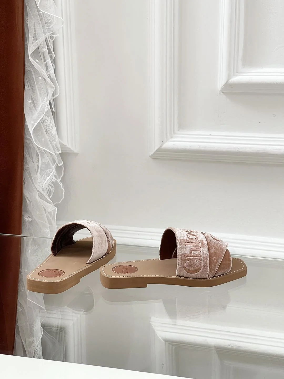 Low-cost Chloe Sandals