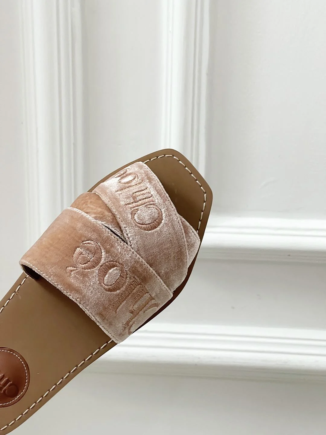 Low-cost Chloe Sandals