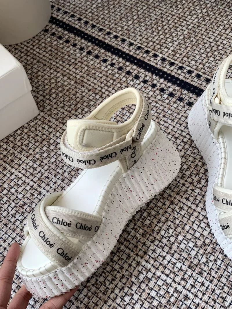 Low-cost Chloe Sandals