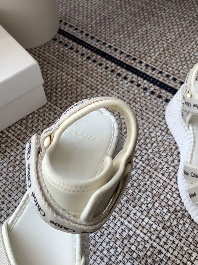 Low-cost Chloe Sandals