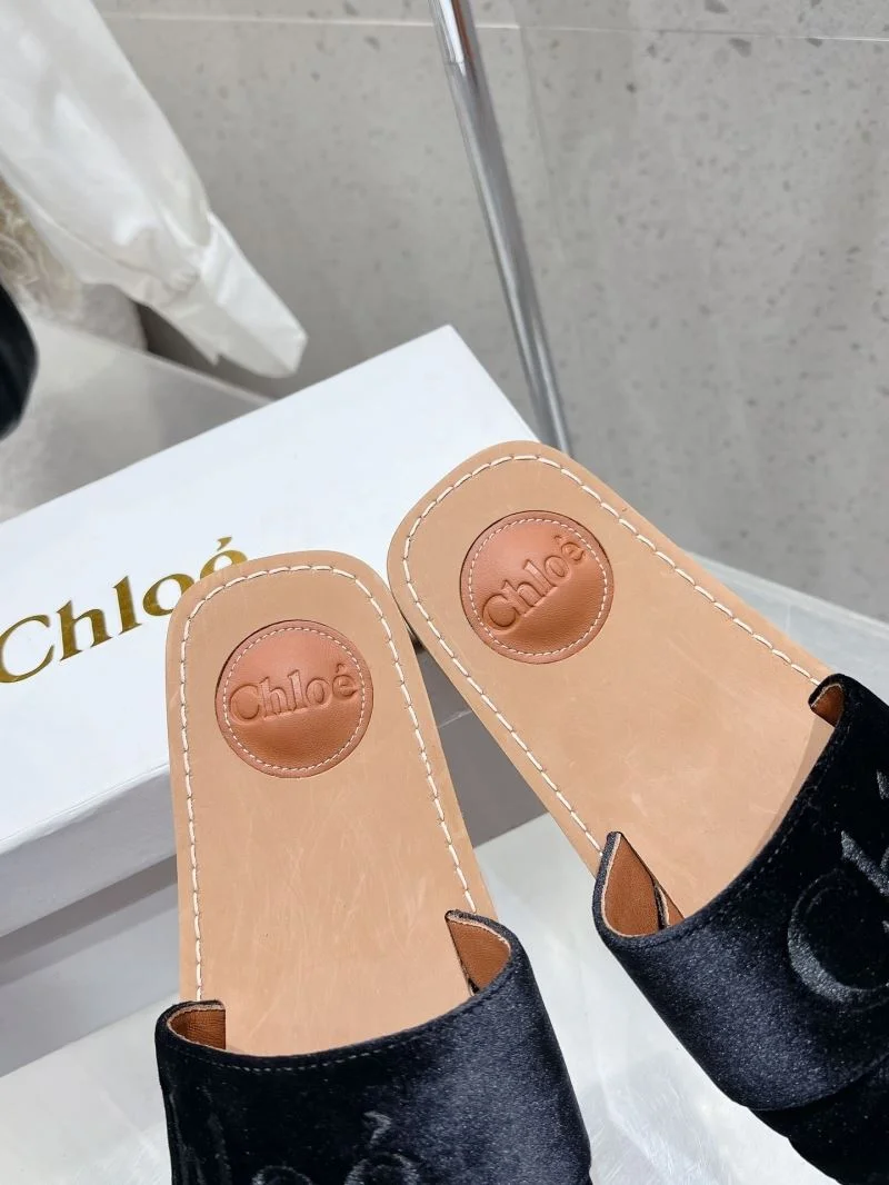 Low-cost Chloe Sandals