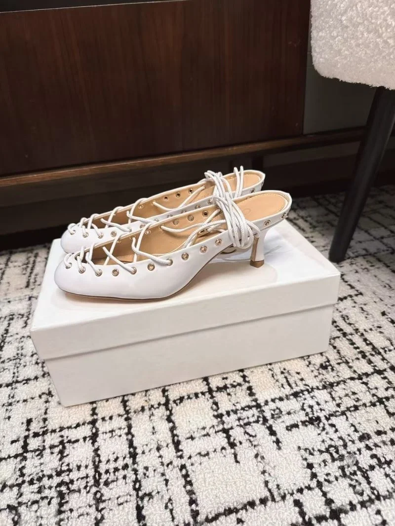 Low-cost Chloe Sandals