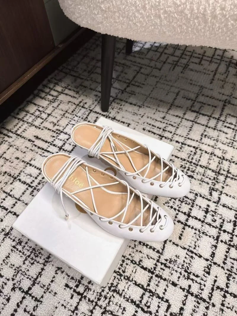 Low-cost Chloe Sandals