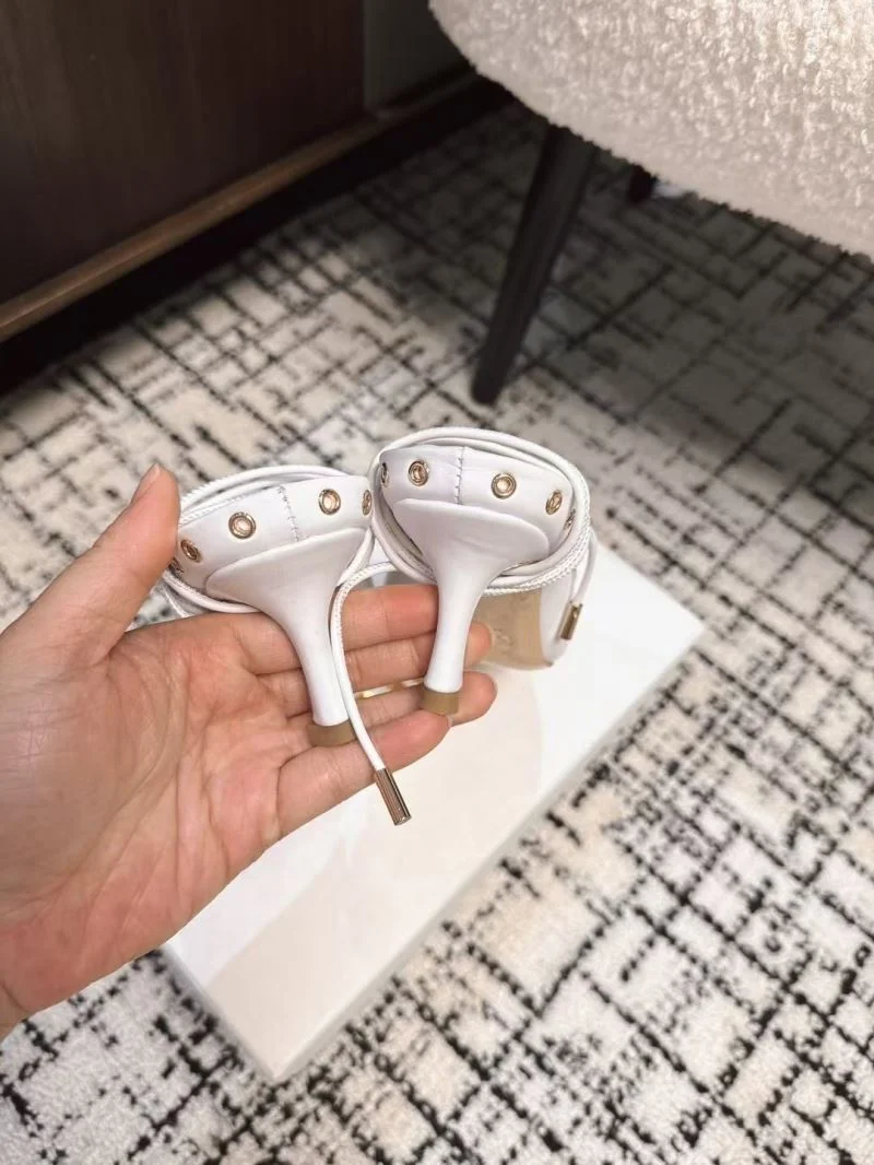 Low-cost Chloe Sandals